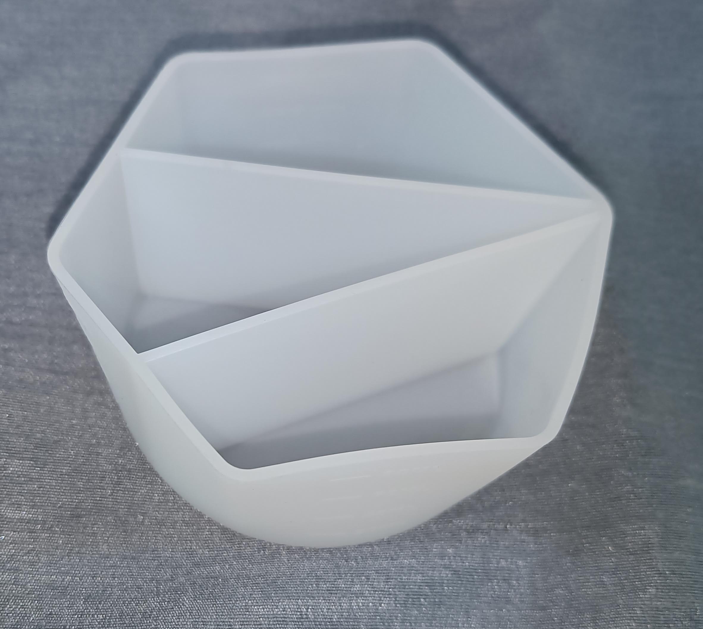 Silicone Mixing Cups for Resin Art 3 compartment Hexa Cup
